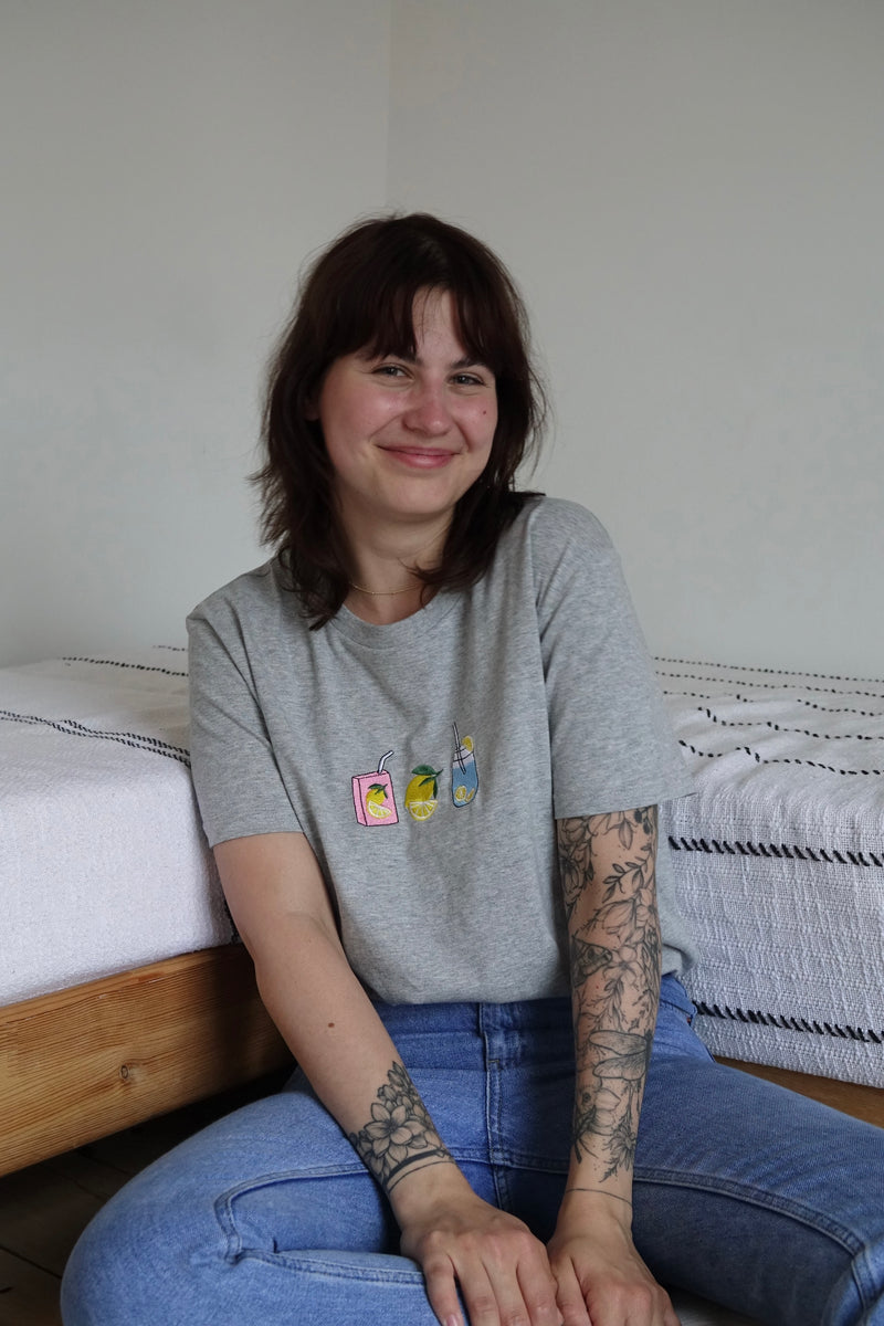 Lemonade juicy juicy drink embroidered organic t-shirt. – Emma Warren ltd